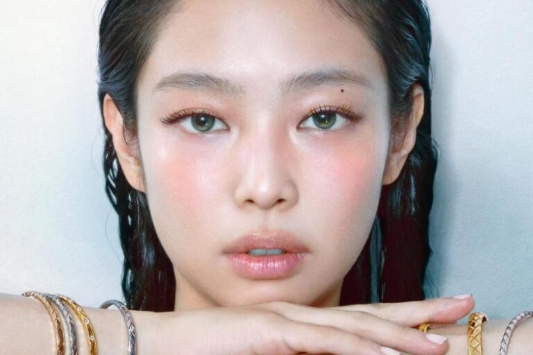 Jennie do BLACKPINK se torna a primeira solista coreana a alcançar ...